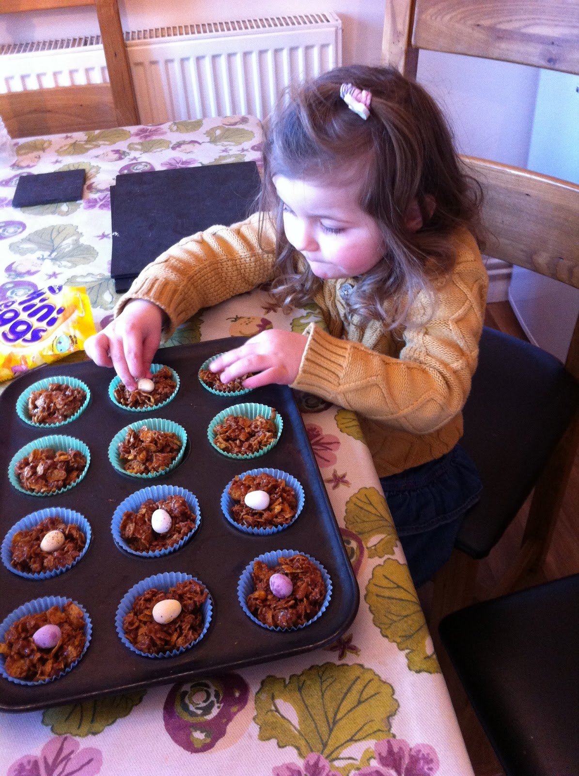 Ruby + Lottie: It certainly is a Good Friday with Cakes and Crafts!